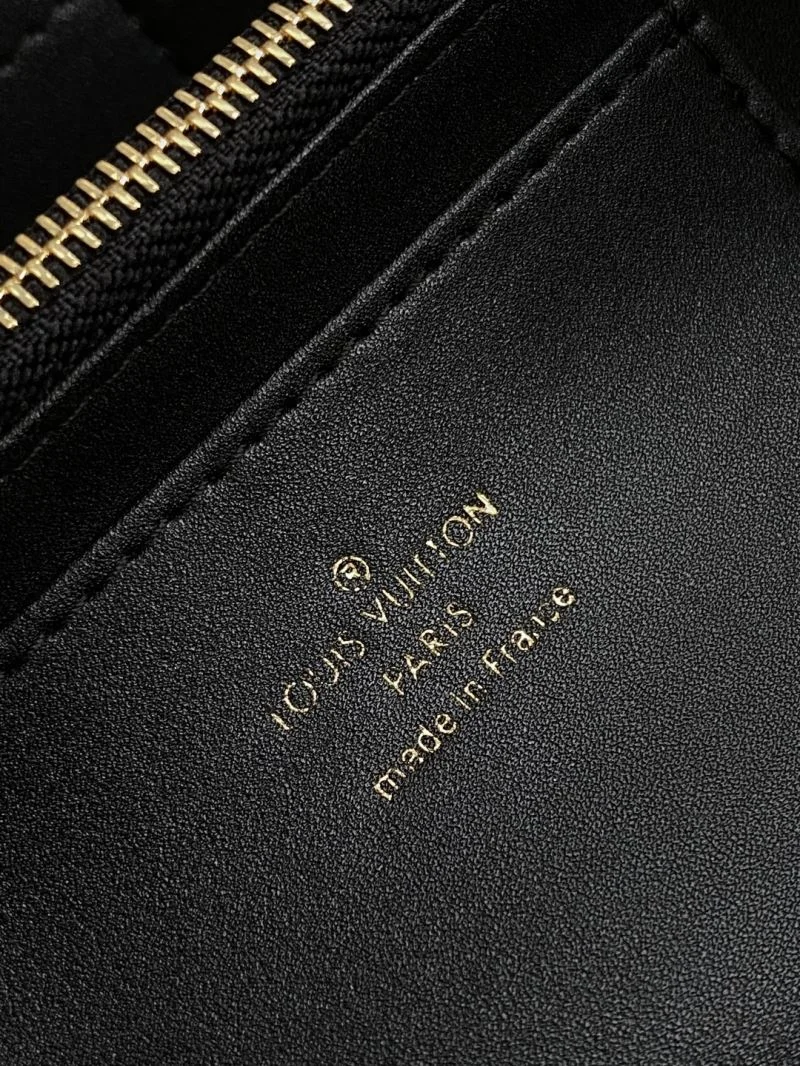 Bargain Louis Vuitton Capucines BB Bags