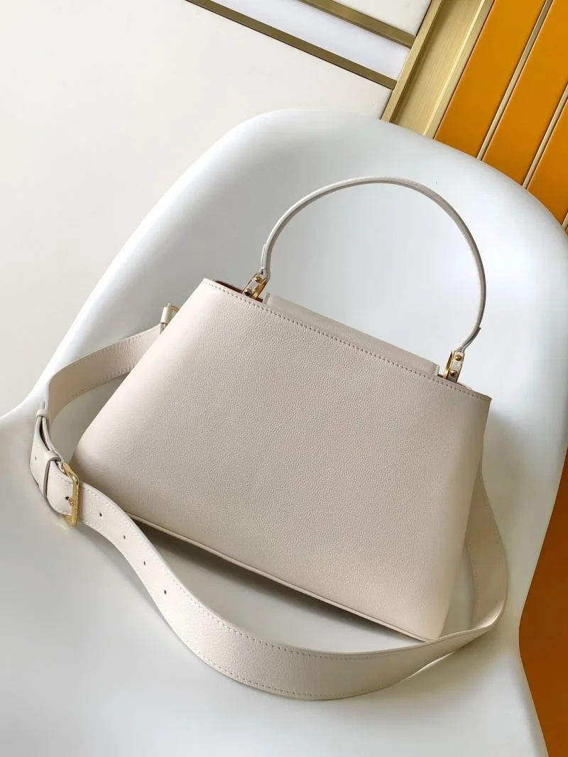Bargain Louis Vuitton Capucines BB Bags