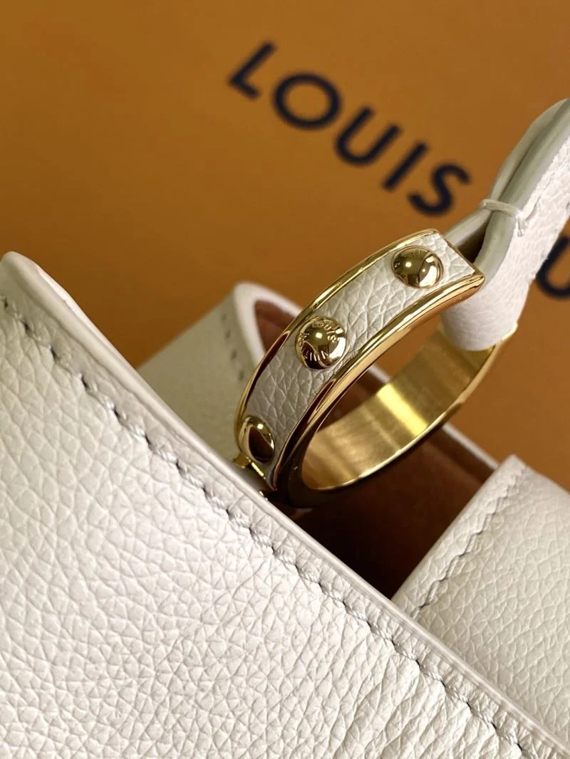Bargain Louis Vuitton Capucines BB Bags