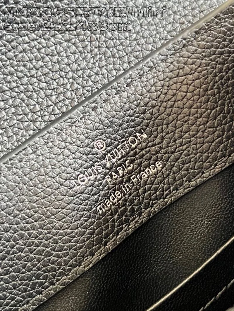 Brand-original Louis Vuitton Capucines BB Bags