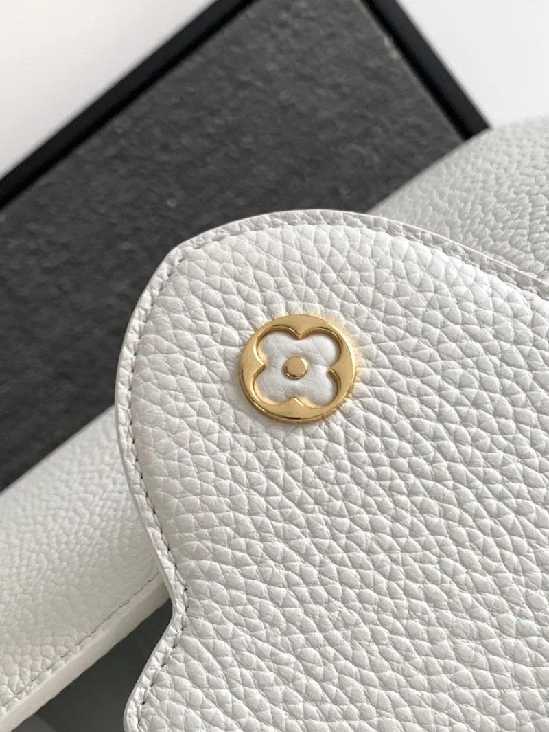 Inexpensive Louis Vuitton Capucines BB Bags