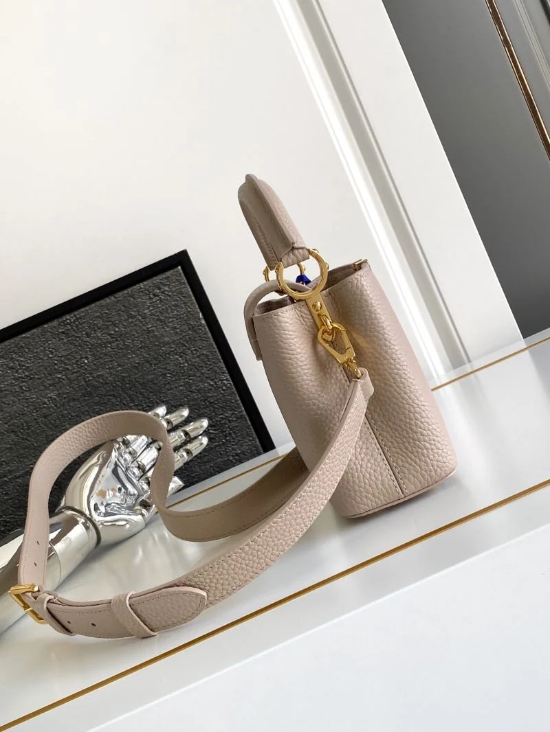 Top mirror Louis Vuitton Capucines BB Bags