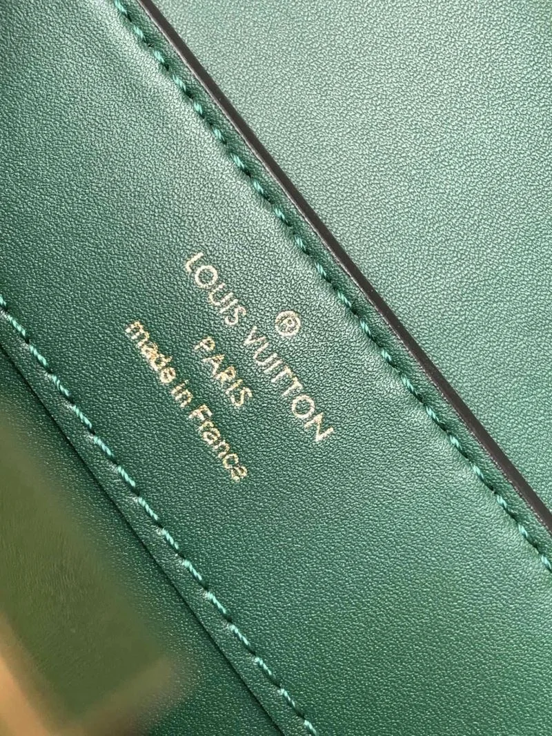 Top match Louis Vuitton Capucines BB Bags