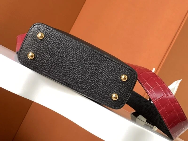 Accurate model Louis Vuitton Capucines BB Bags