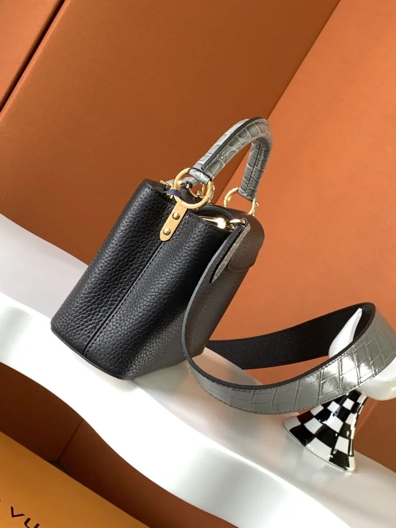 Top mirror Louis Vuitton Capucines BB Bags