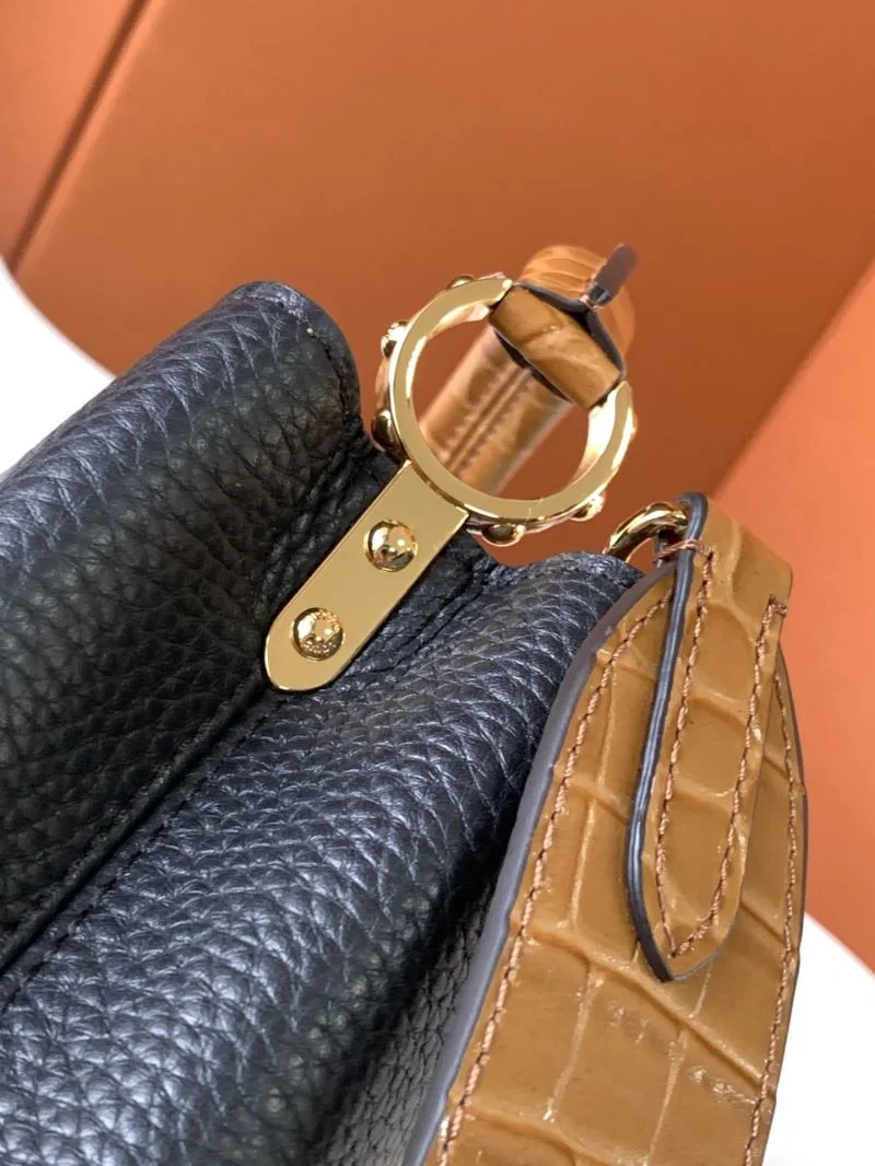 Bargain Louis Vuitton Capucines BB Bags