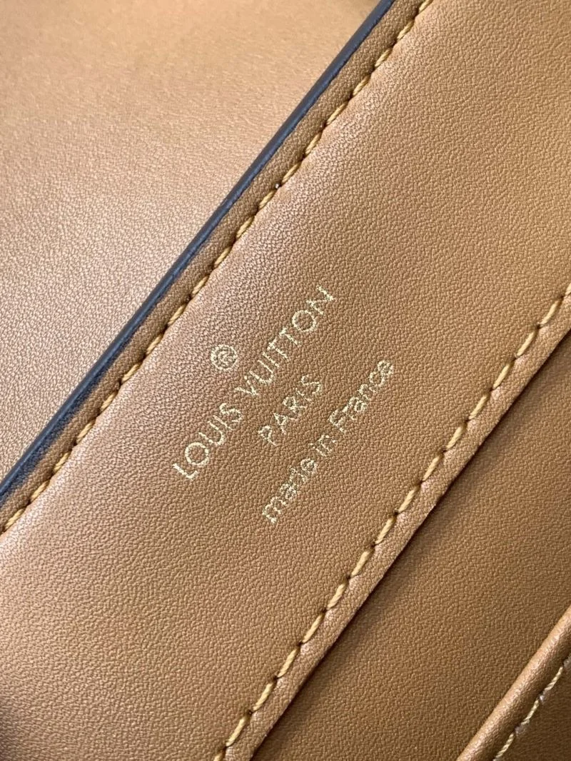 Bargain Louis Vuitton Capucines BB Bags