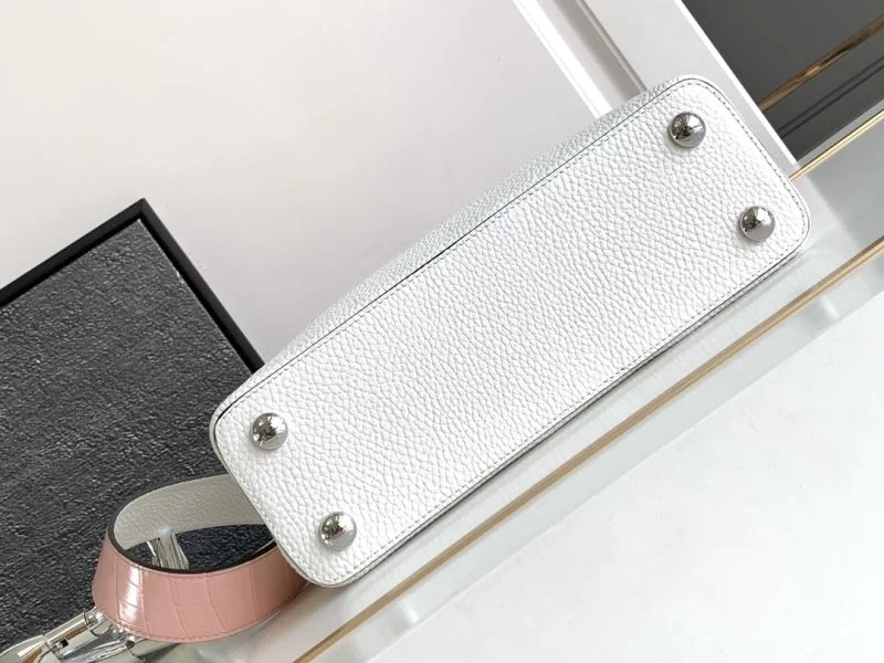 Top mirror Louis Vuitton Capucines BB Bags