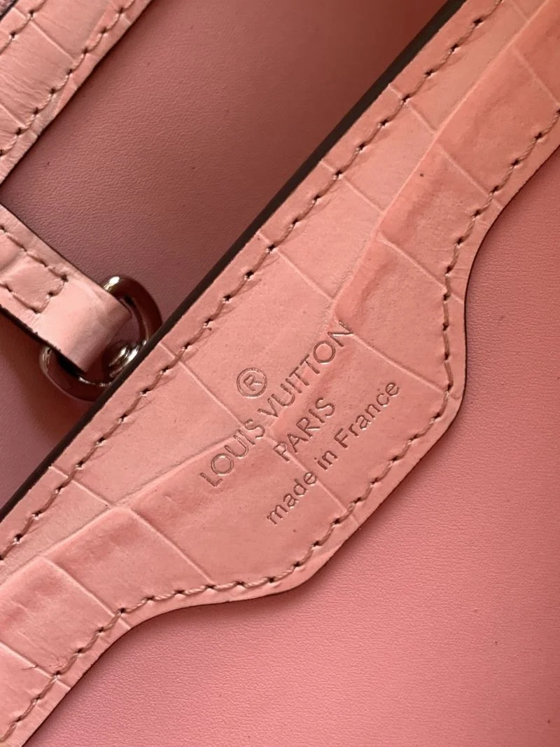 Top mirror Louis Vuitton Capucines BB Bags