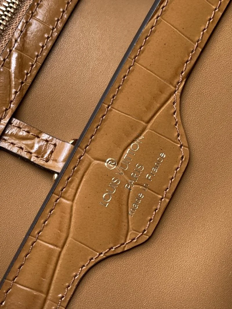 Reasonably priced Louis Vuitton Capucines BB Bags