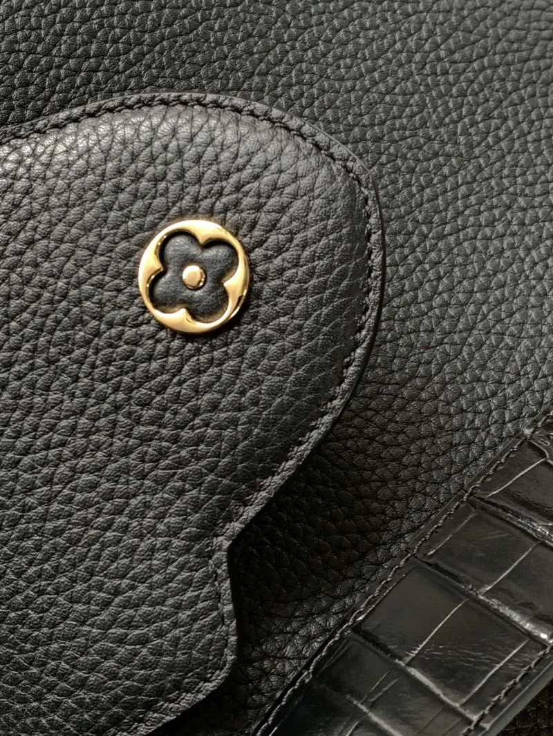 Brand-original Louis Vuitton Capucines BB Bags