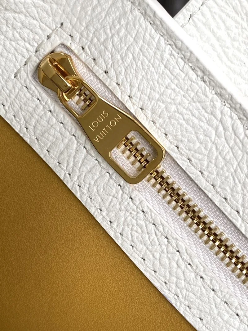 Real Louis Vuitton Capucines BB Bags