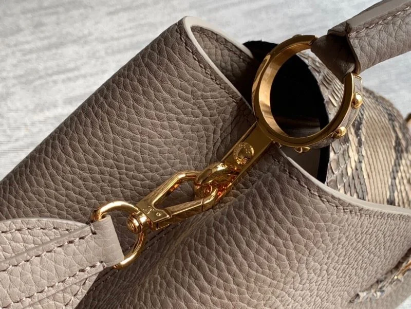 Mirror quality Louis Vuitton Capucines BB Bags