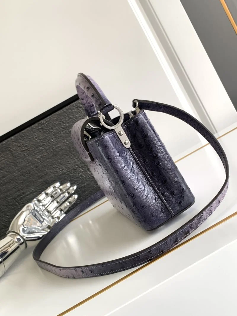 Accurate model Louis Vuitton Capucines BB Bags