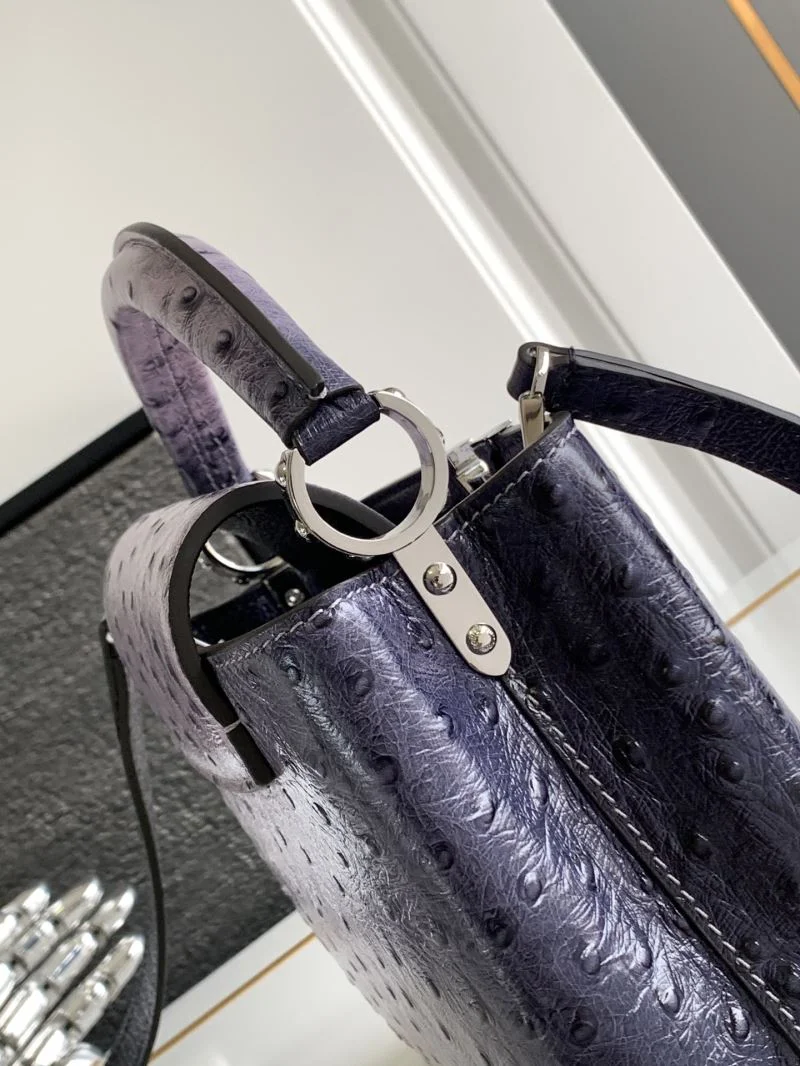Accurate model Louis Vuitton Capucines BB Bags