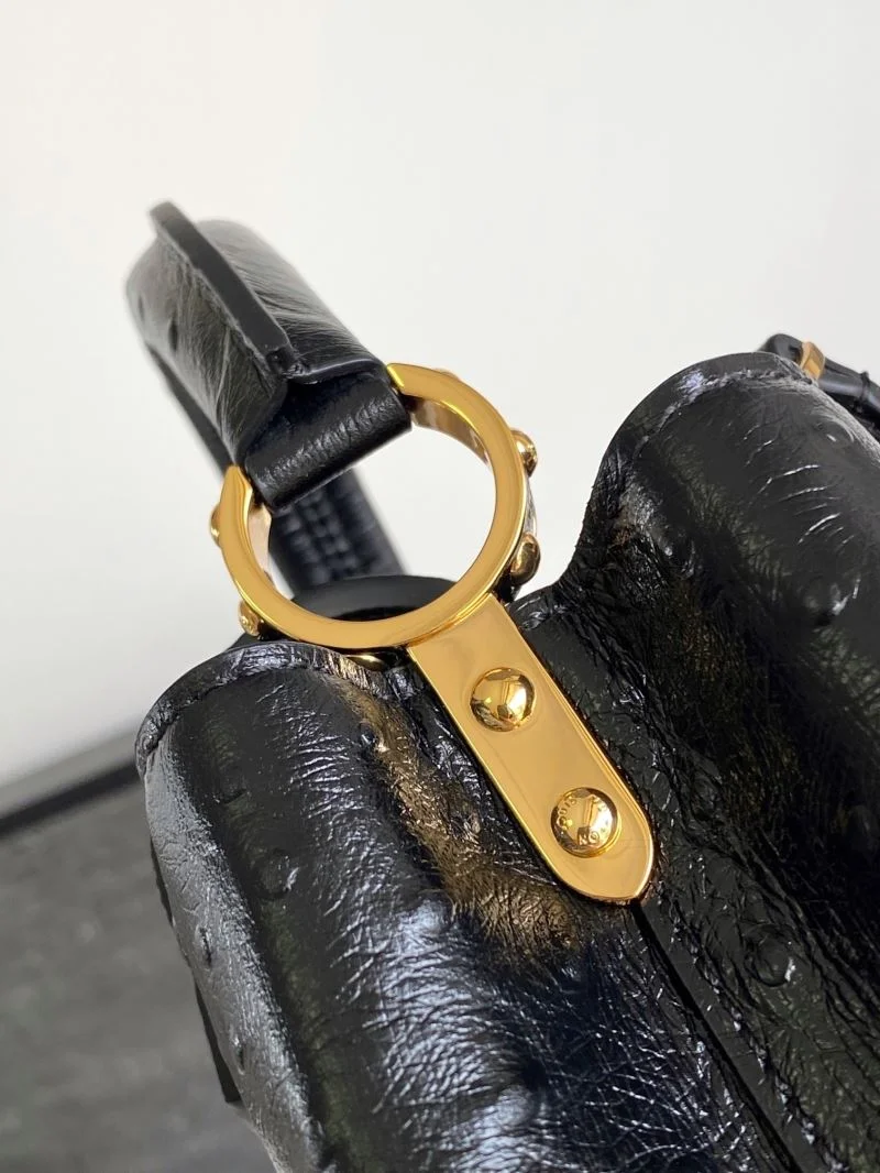 Top match Louis Vuitton Capucines BB Bags