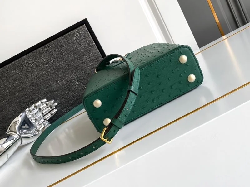 Bargain Louis Vuitton Capucines BB Bags