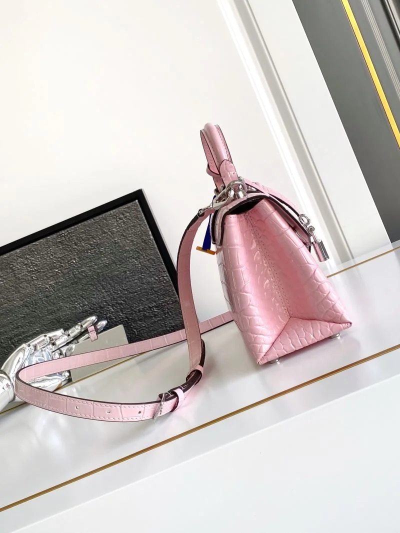 Accurate model Louis Vuitton Capucines BB Bags