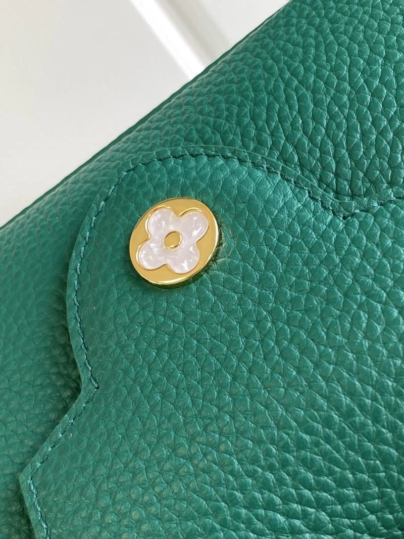 Mirror quality Louis Vuitton Capucines BB Bags