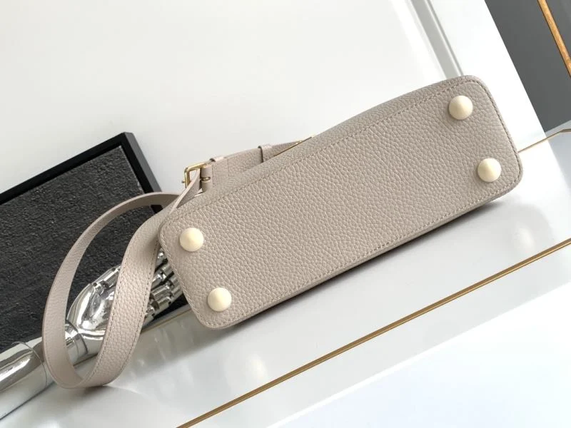 Top mirror Louis Vuitton Capucines BB Bags