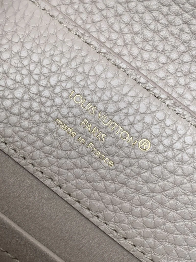 Top mirror Louis Vuitton Capucines BB Bags