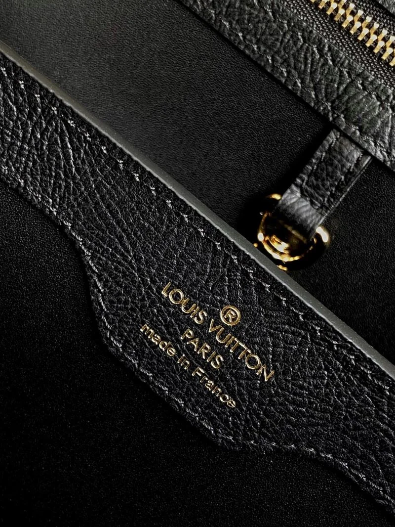 Mirror quality Louis Vuitton Capucines BB Bags