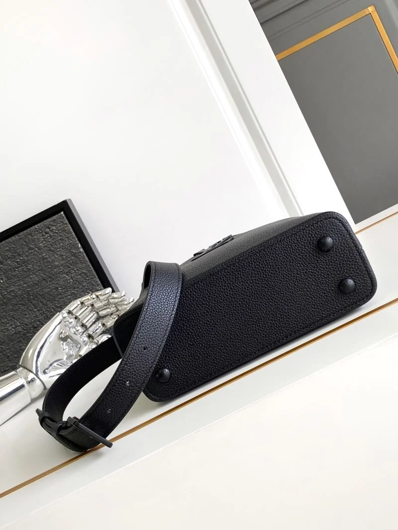 Top match Louis Vuitton Capucines BB Bags