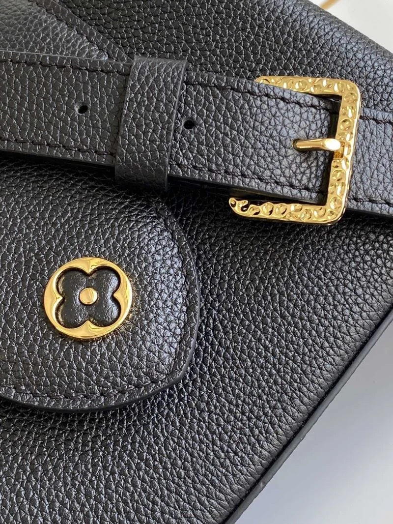 Top mirror Louis Vuitton Capucines BB Bags