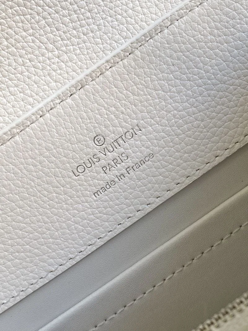 Official Louis Vuitton Capucines BB Bags