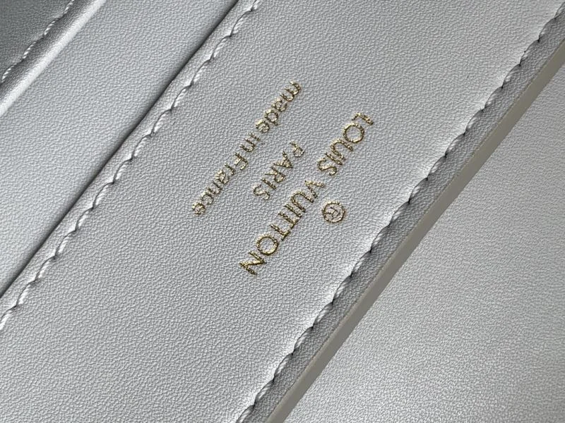 Official Louis Vuitton Capucines BB Bags