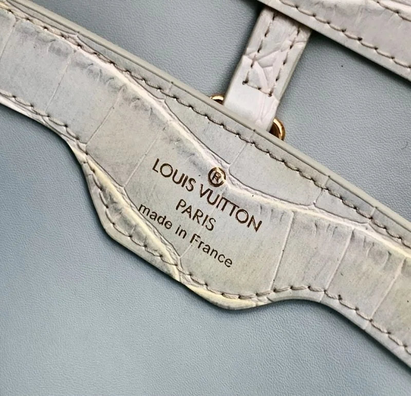 Accurate model Louis Vuitton Capucines BB Bags