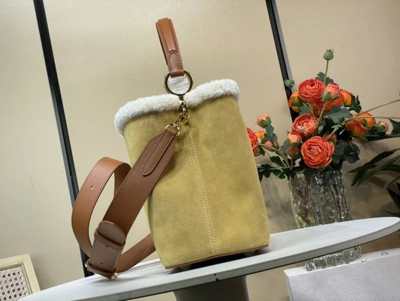 Top mirror Louis Vuitton Capucines BB Bags