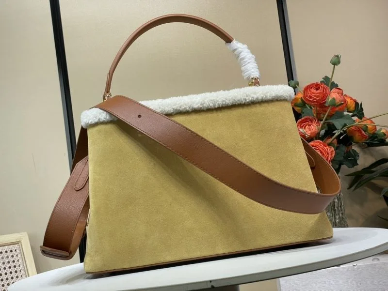 Top mirror Louis Vuitton Capucines BB Bags