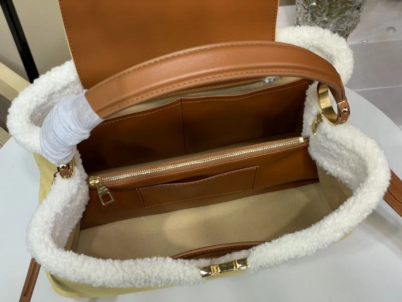 Top mirror Louis Vuitton Capucines BB Bags