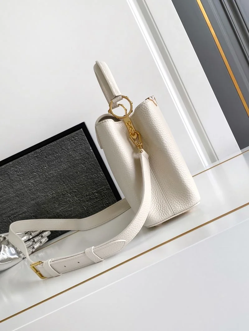 Top mirror Louis Vuitton Capucines BB Bags