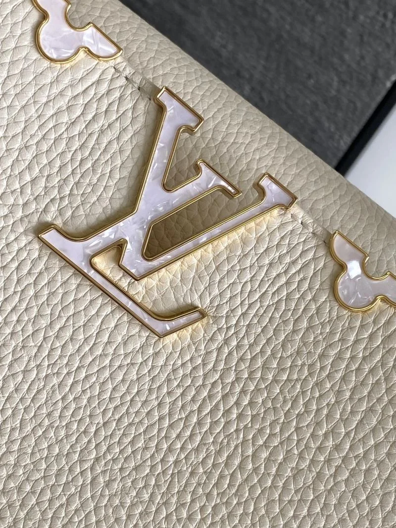 Top mirror Louis Vuitton Capucines BB Bags