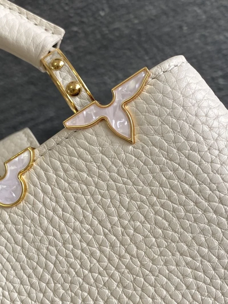 Top mirror Louis Vuitton Capucines BB Bags