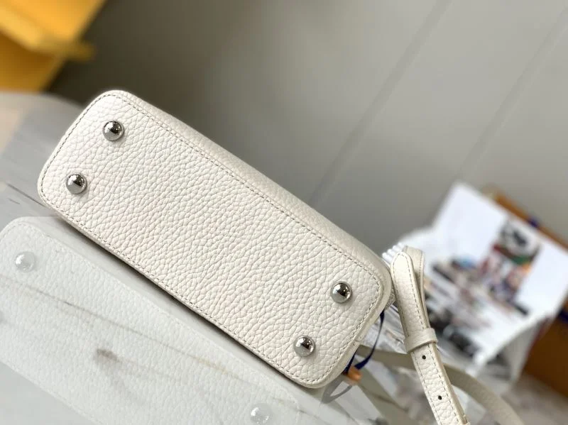 Brand-original Louis Vuitton Capucines BB Bags