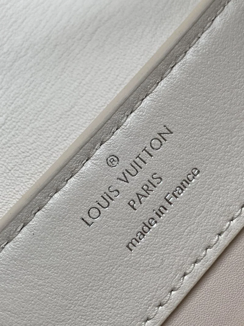 Brand-original Louis Vuitton Capucines BB Bags