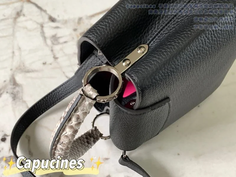 Top mirror Louis Vuitton Capucines BB Bags