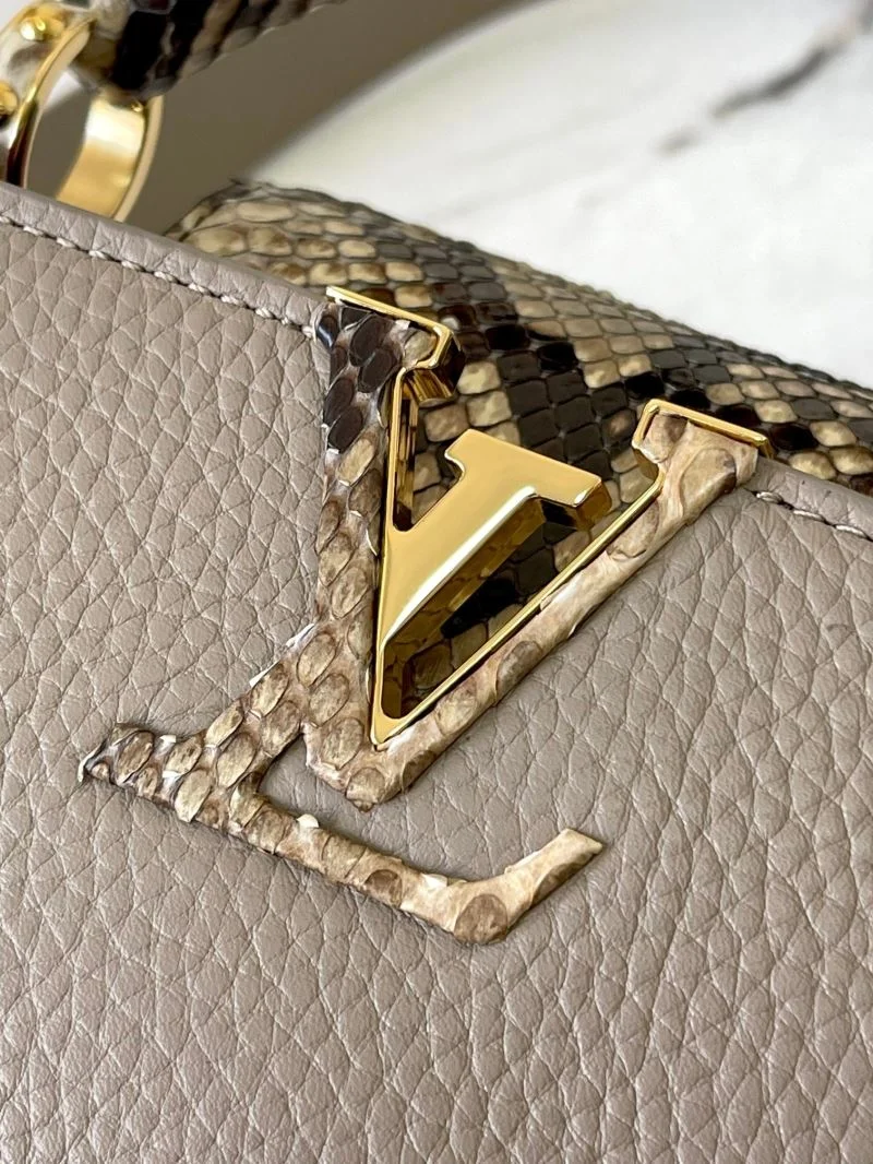 Bargain Louis Vuitton Capucines BB Bags