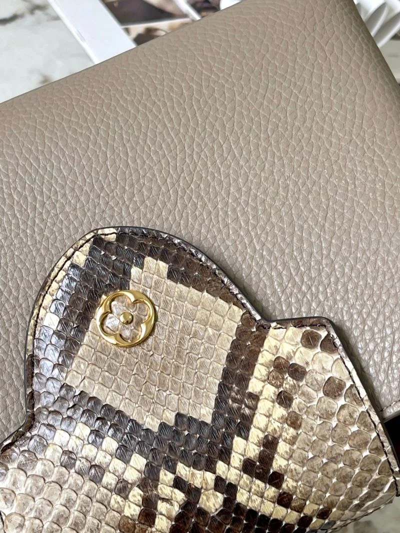 Bargain Louis Vuitton Capucines BB Bags
