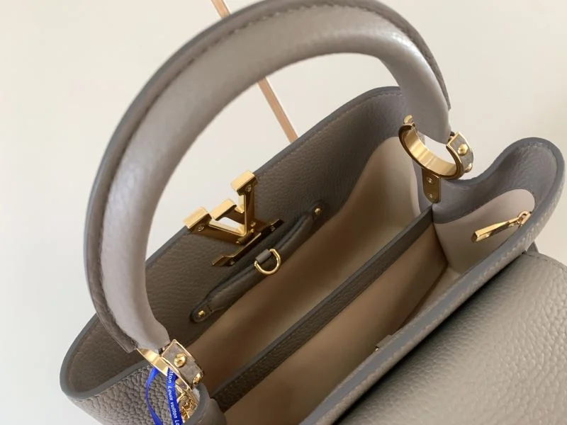 Top mirror Louis Vuitton Capucines BB Bags