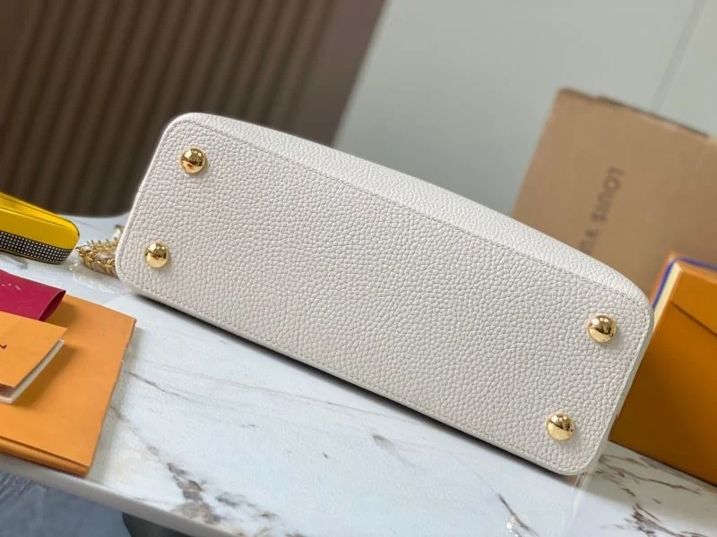 Top mirror Louis Vuitton Capucines BB Bags
