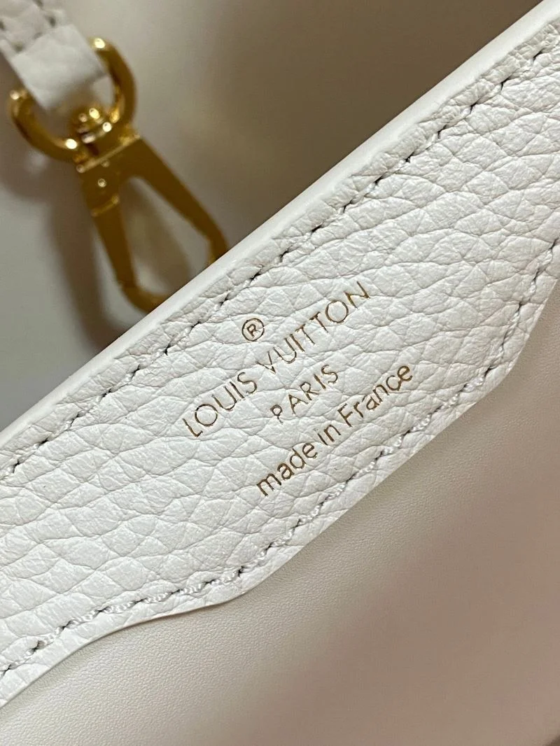 Top mirror Louis Vuitton Capucines BB Bags