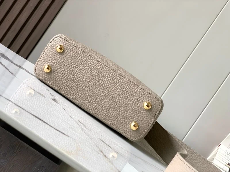 Top mirror Louis Vuitton Capucines BB Bags