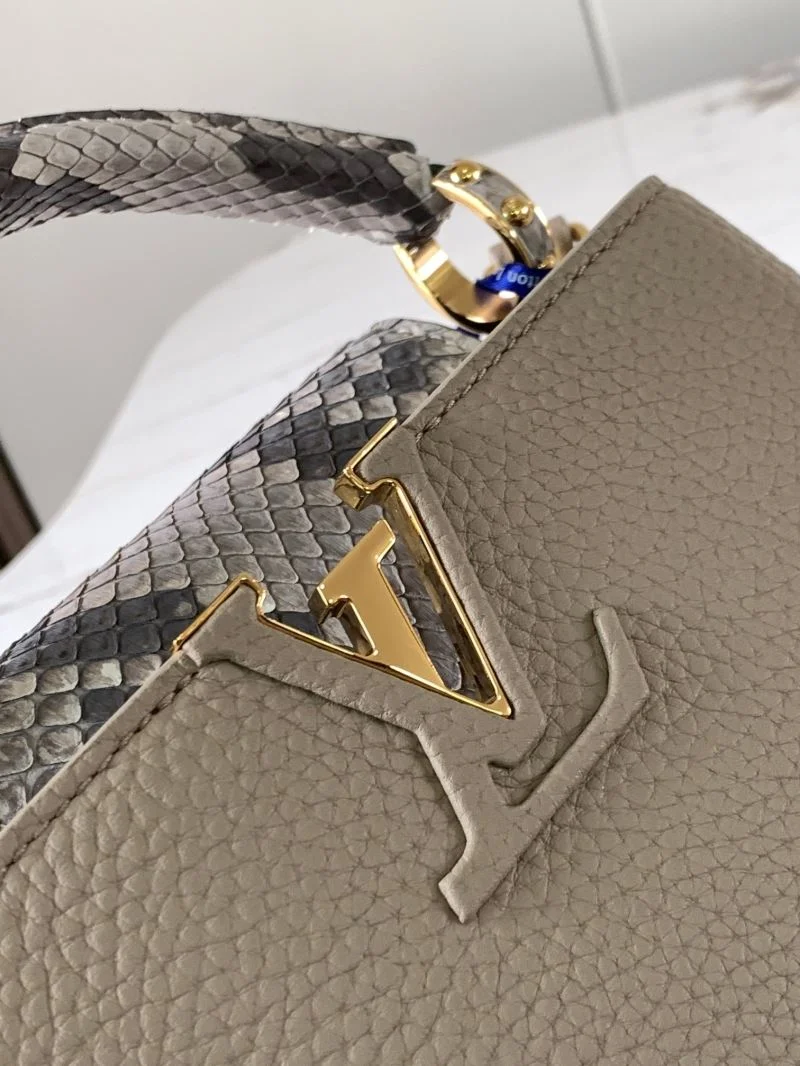 Top mirror Louis Vuitton Capucines BB Bags