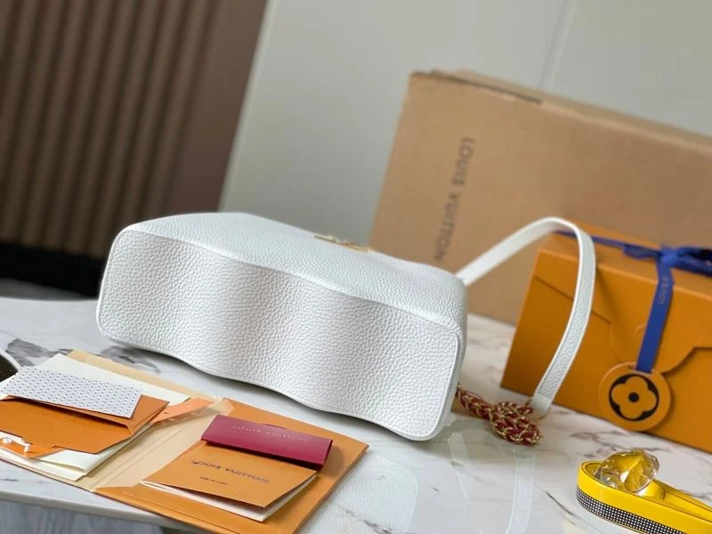 Mirror quality Louis Vuitton Capucines BB Bags