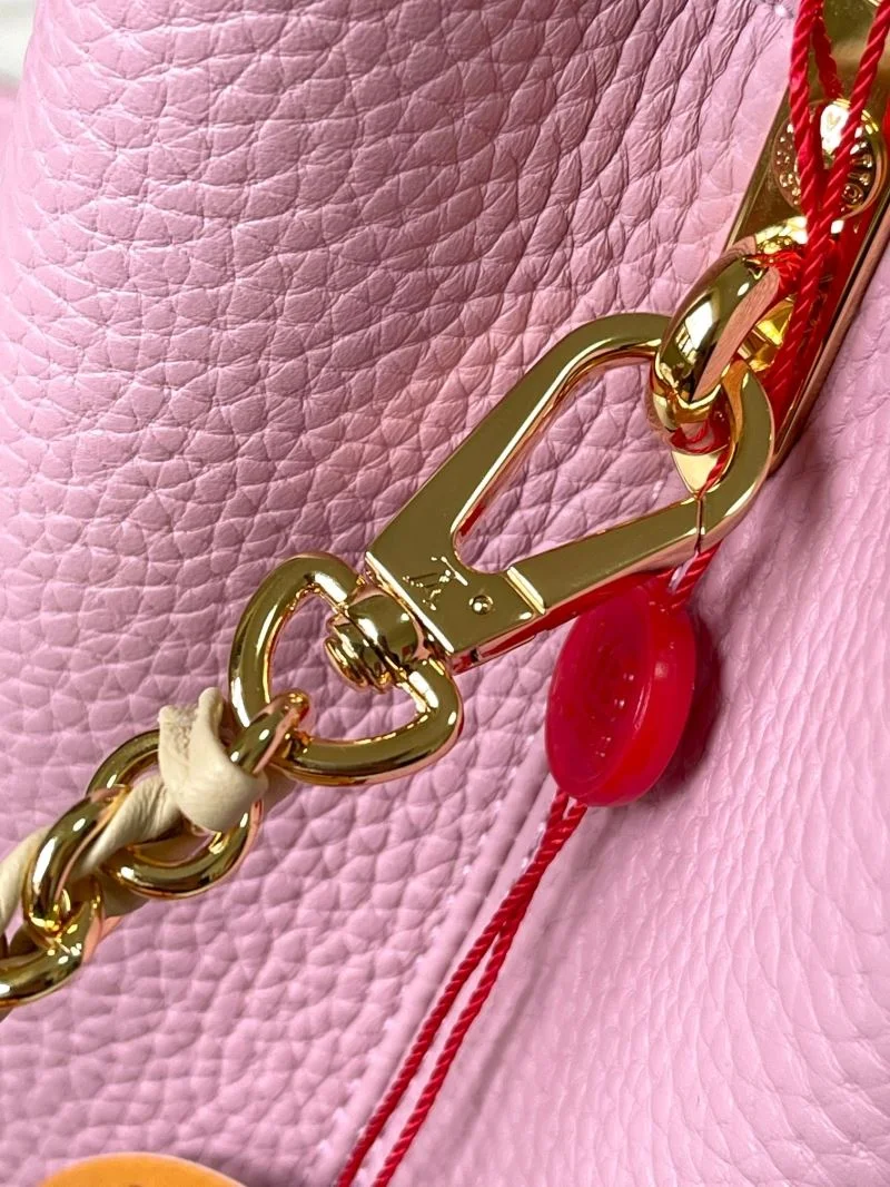 Mirror quality Louis Vuitton Capucines BB Bags