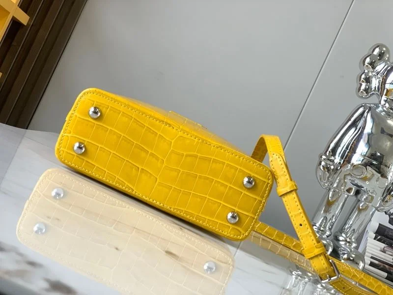 Mirror quality Louis Vuitton Capucines BB Bags